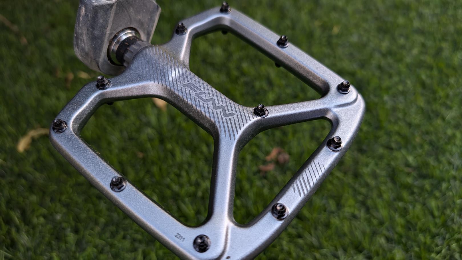 פדל פלאט במבחן-FUNN Python Mk2 - bike.co.il